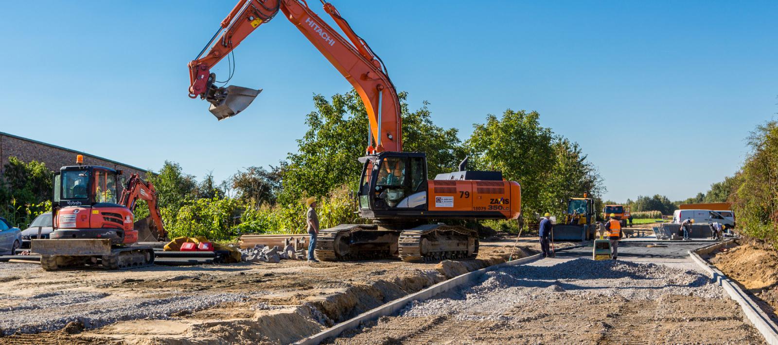 Im Strassenbau setzen wir auf modernste Maschinentechnik